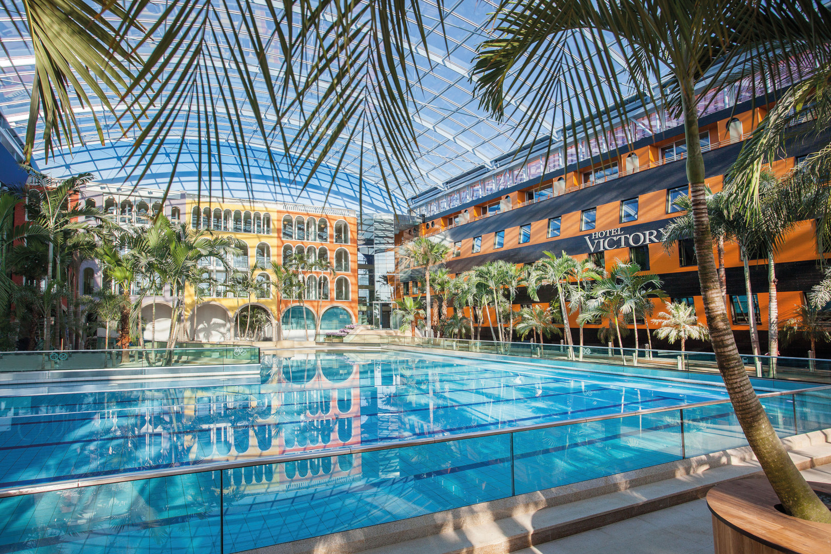 Pleasantly Lost In Paradise Therme Erding The World s Biggest Thermal Spa