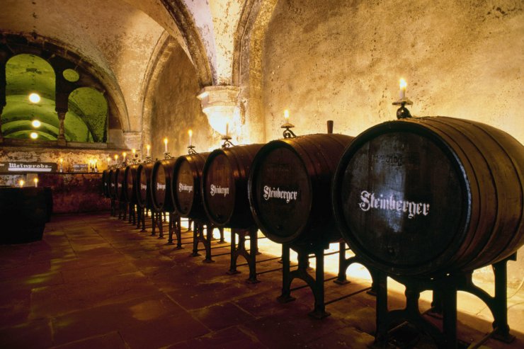 The German Wine Queen | rule, and pour generously | Discover Germany