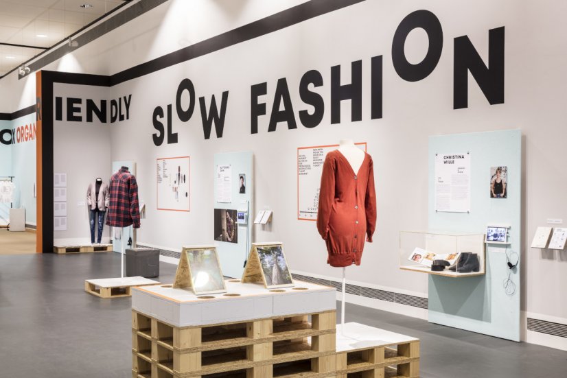 Fast Fashion | The Dark Side of Fashion | Discover Germany