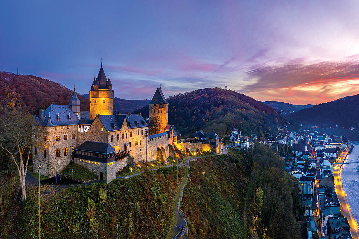 Altena Castle Time Travel With A Fantastic View Discover Germany