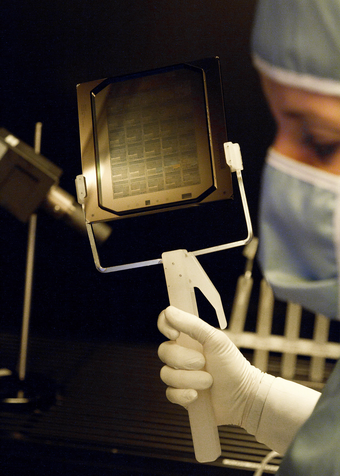 Toppan Photomask Co., Ltd. : The worlds merchant photomask market leader